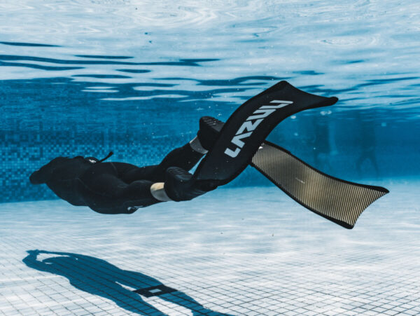 碳纖蛙鞋評測｜長蛙短蛙款式琳瑯滿目，該如何選擇？ - 女子的海Ms.Ocean